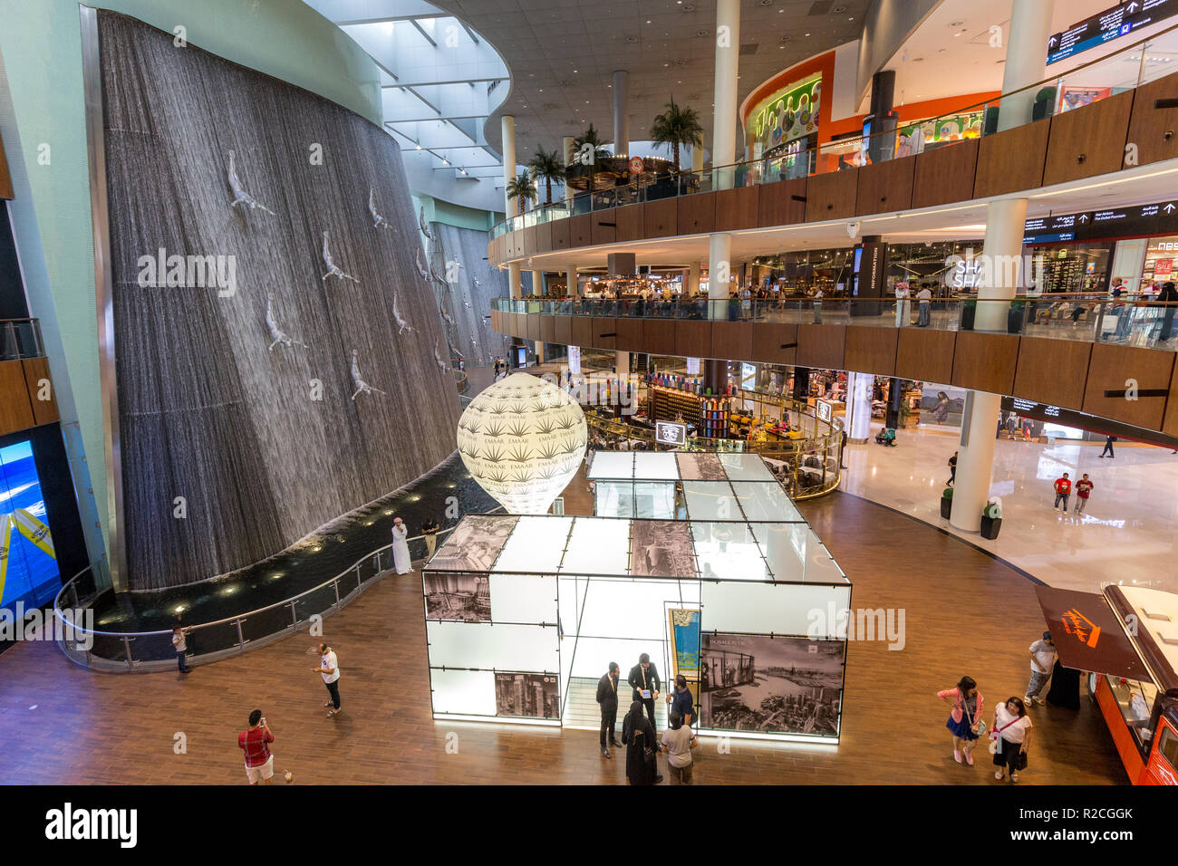 Dubai mall of the emirates hi-res stock photography and images - Alamy