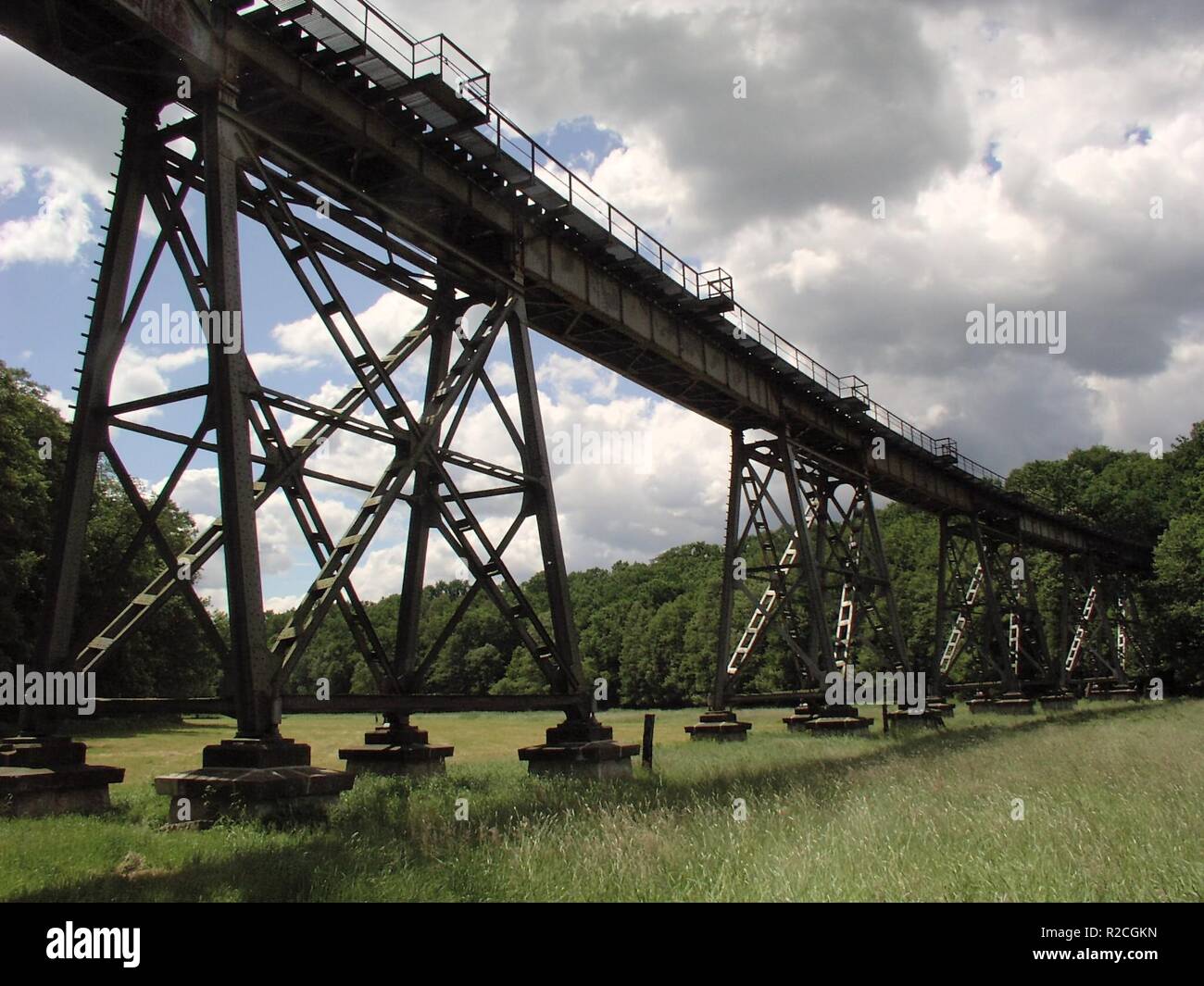 Arched iron railway viaduct hi-res stock photography and images - Alamy