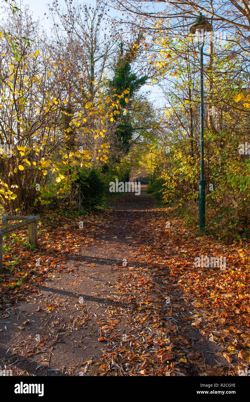 Rural footpath hi-res stock photography and images - Alamy