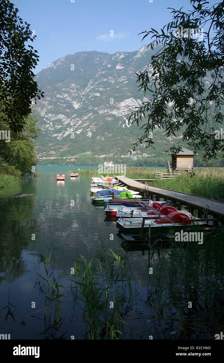 Lago di cavazzo hi-res stock photography and images - Alamy