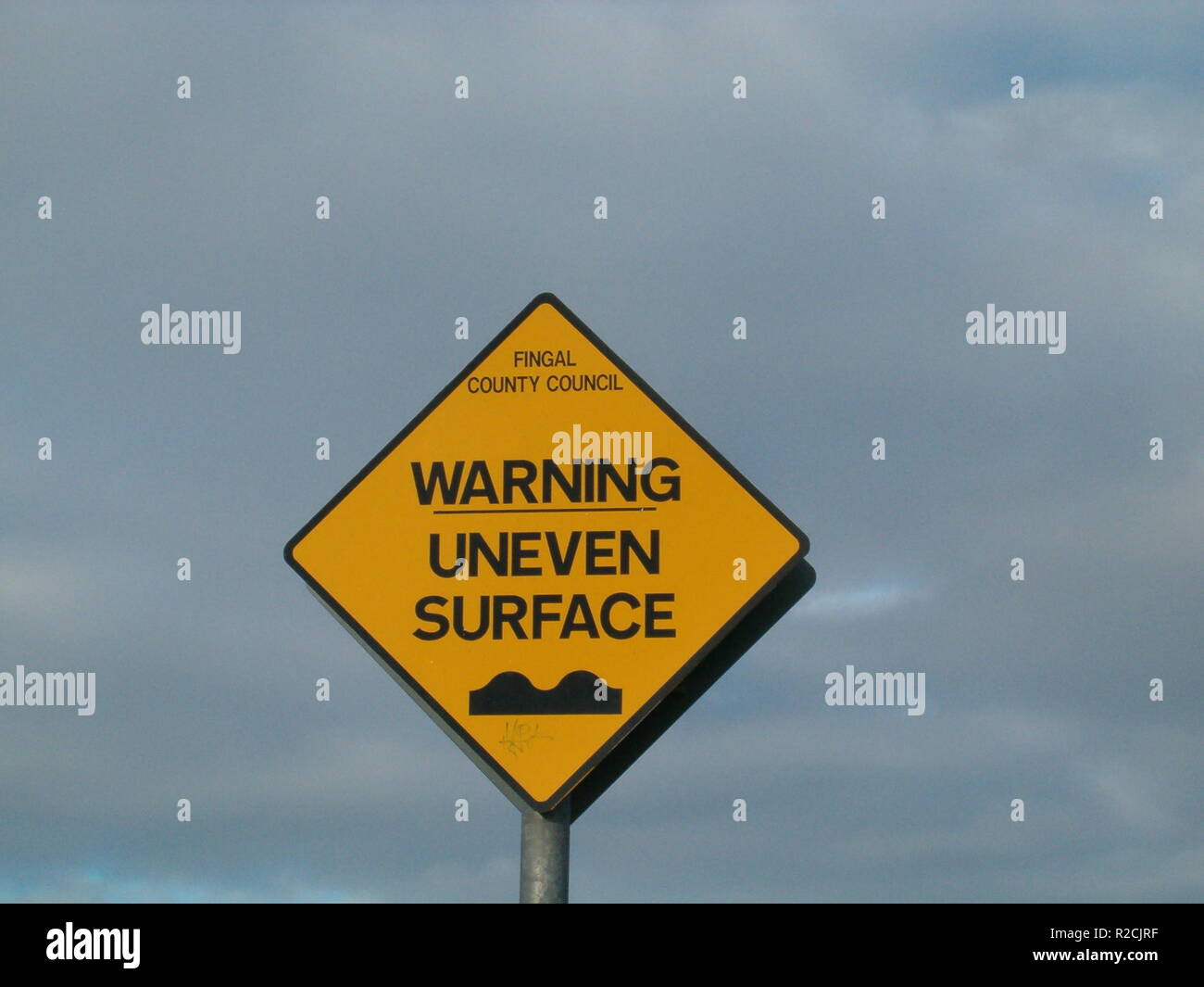 Uneven surface warning sign hi-res stock photography and images - Alamy