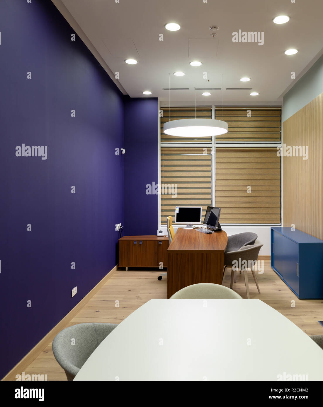 Modern office room interior Stock Photo - Alamy