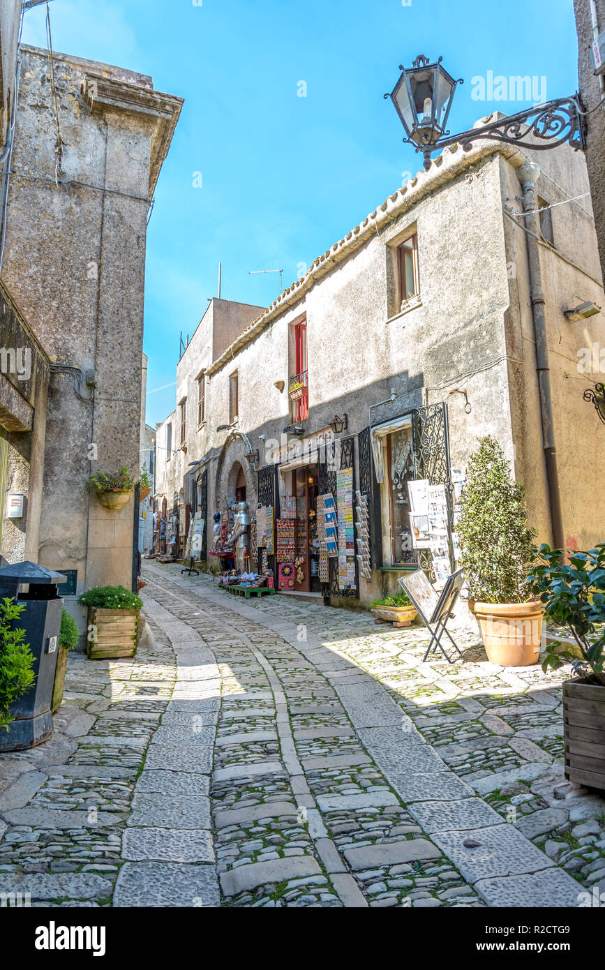 The narrow streets of Erice in Western Sicily, Italy Stock Photo - Alamy