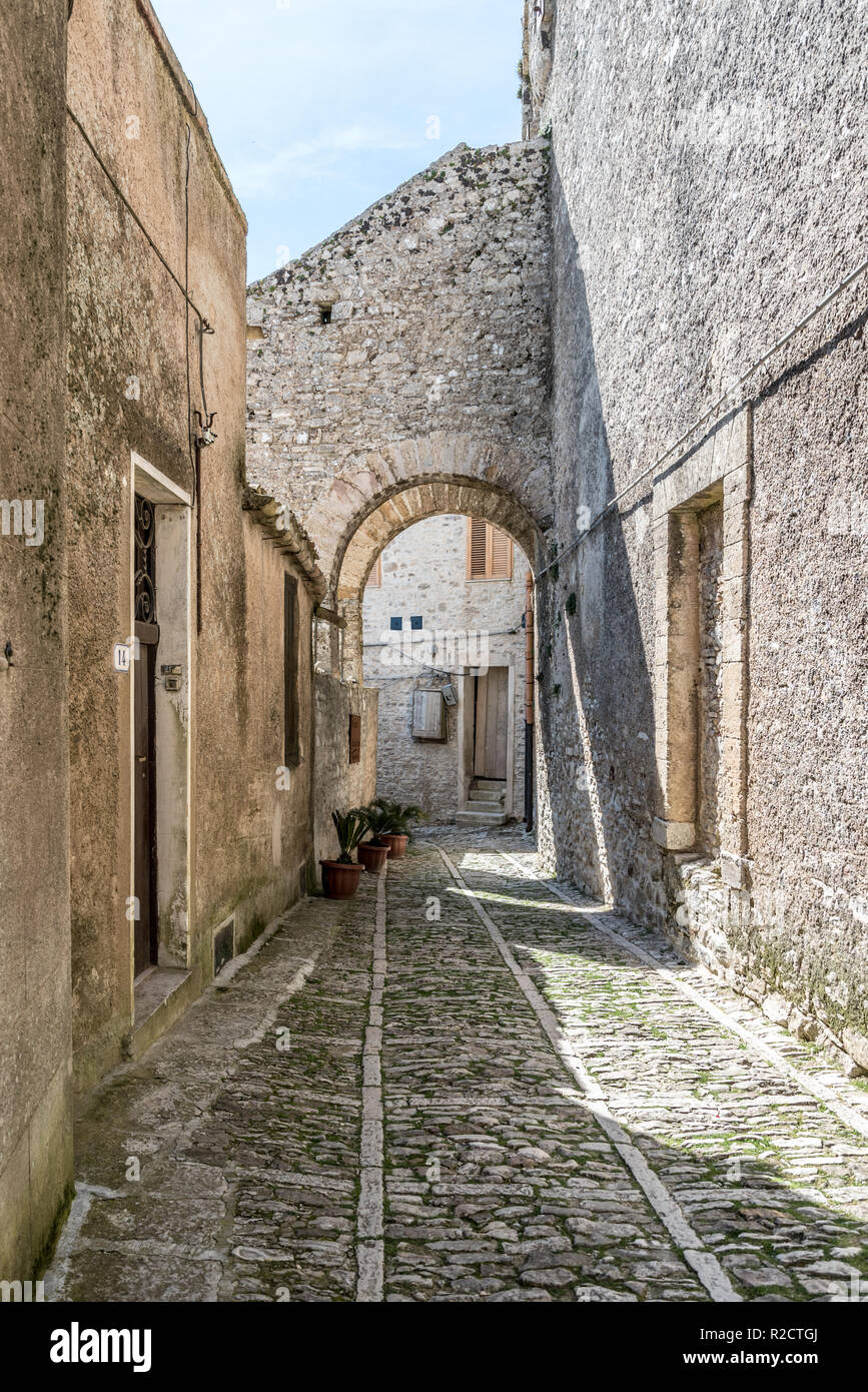 The narrow streets of Erice in Western Sicily, Italy Stock Photo - Alamy