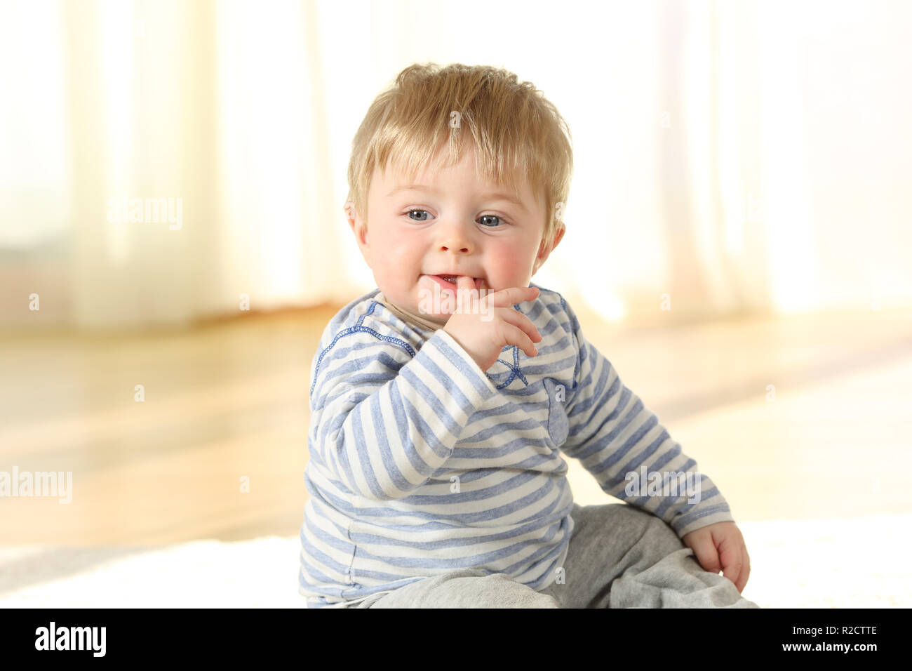 Distracted children hi-res stock photography and images - Alamy