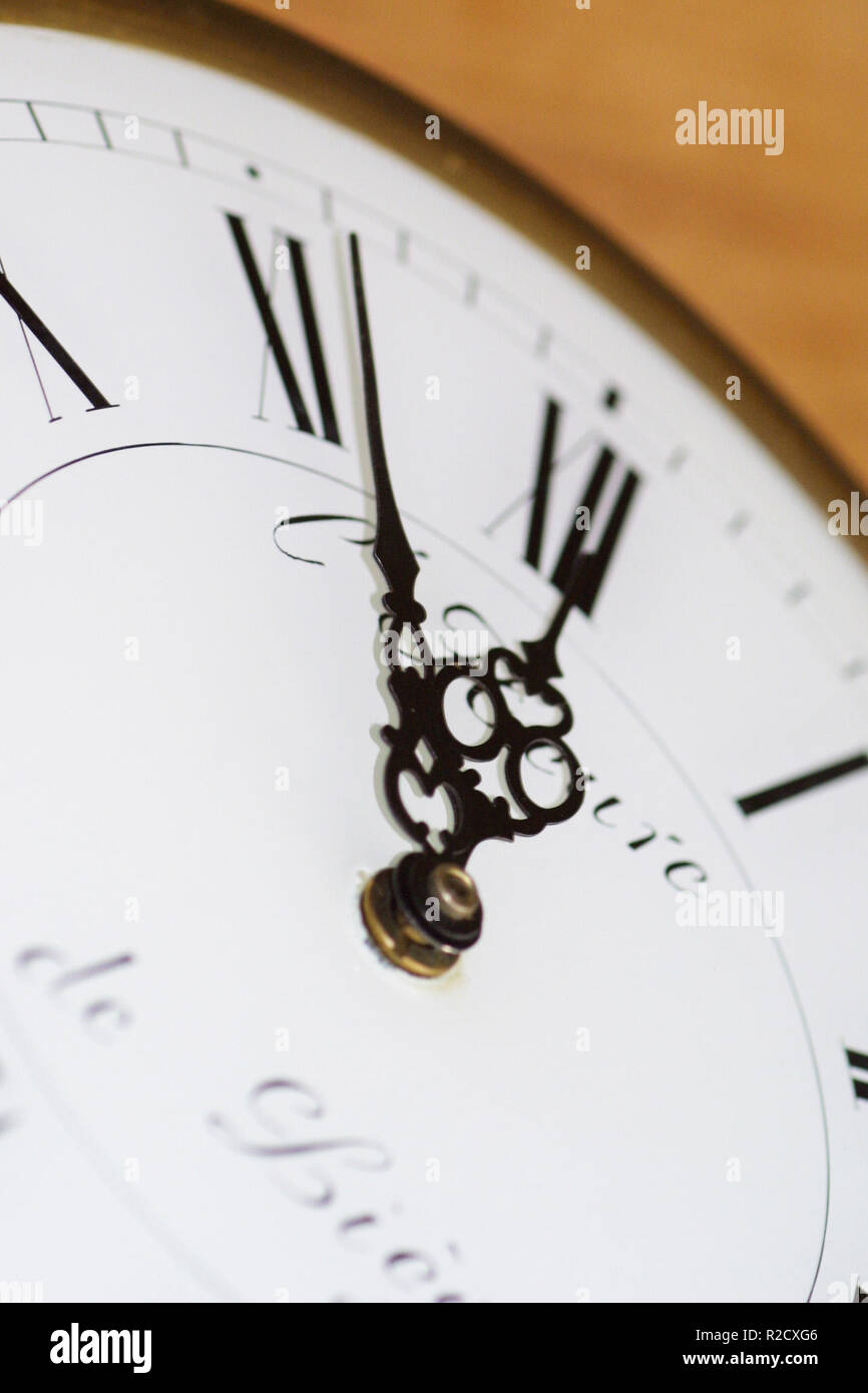 Clock 3 pm hi-res stock photography and images - Alamy