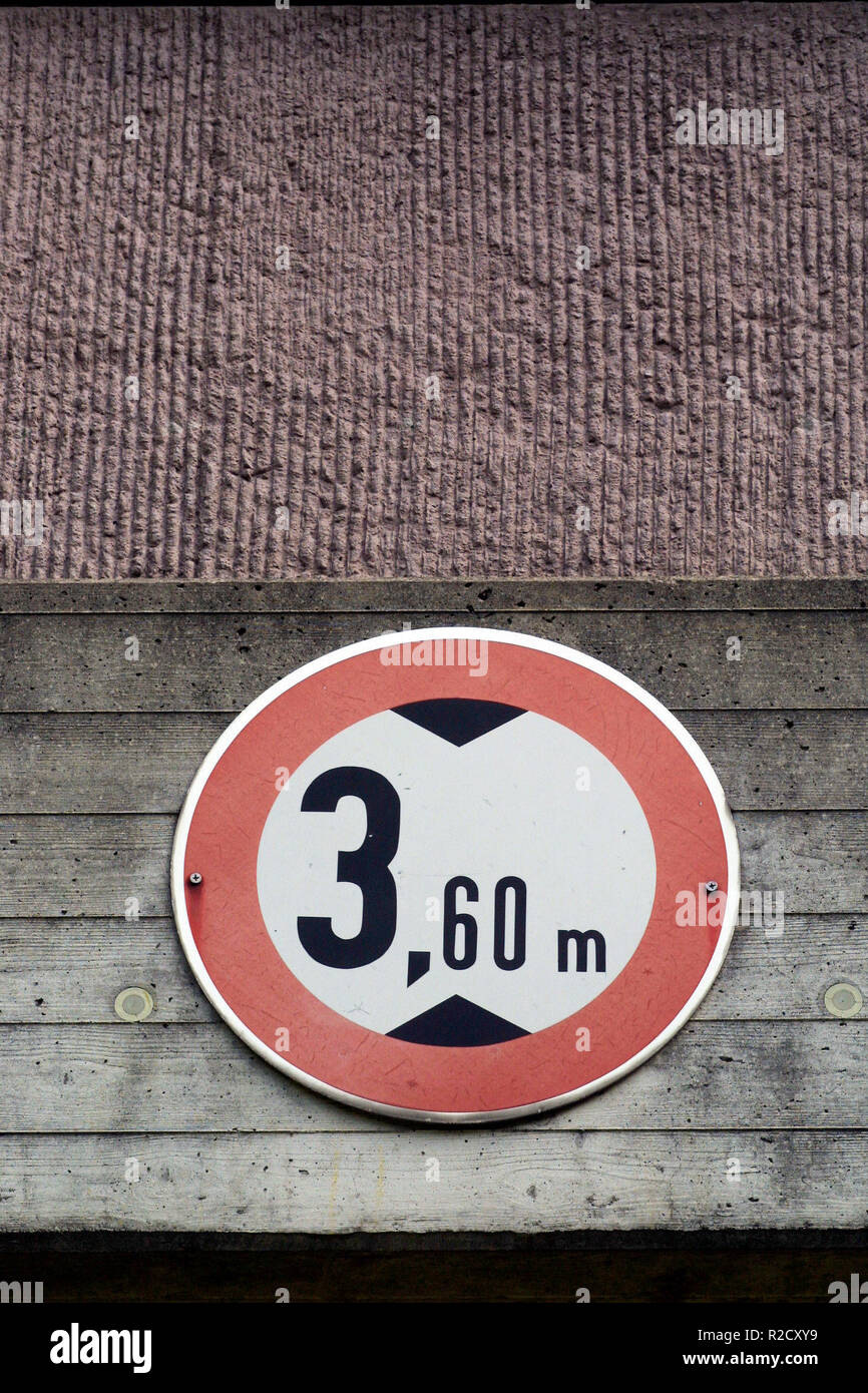 Height Limit Sign High Resolution Stock Photography and Images - Alamy