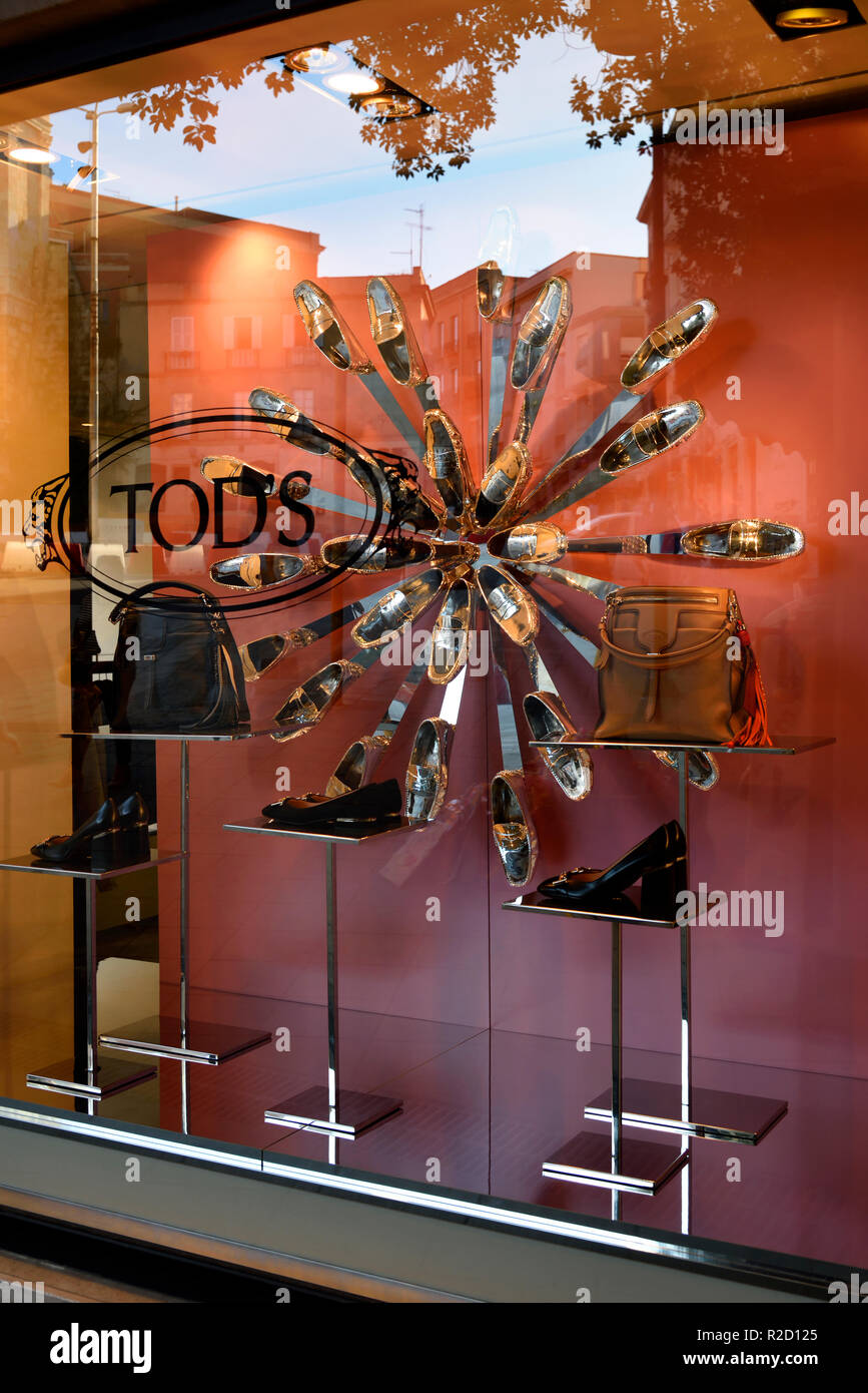 Shoe Window Display Ideas How To Store And Display Your Sneaker