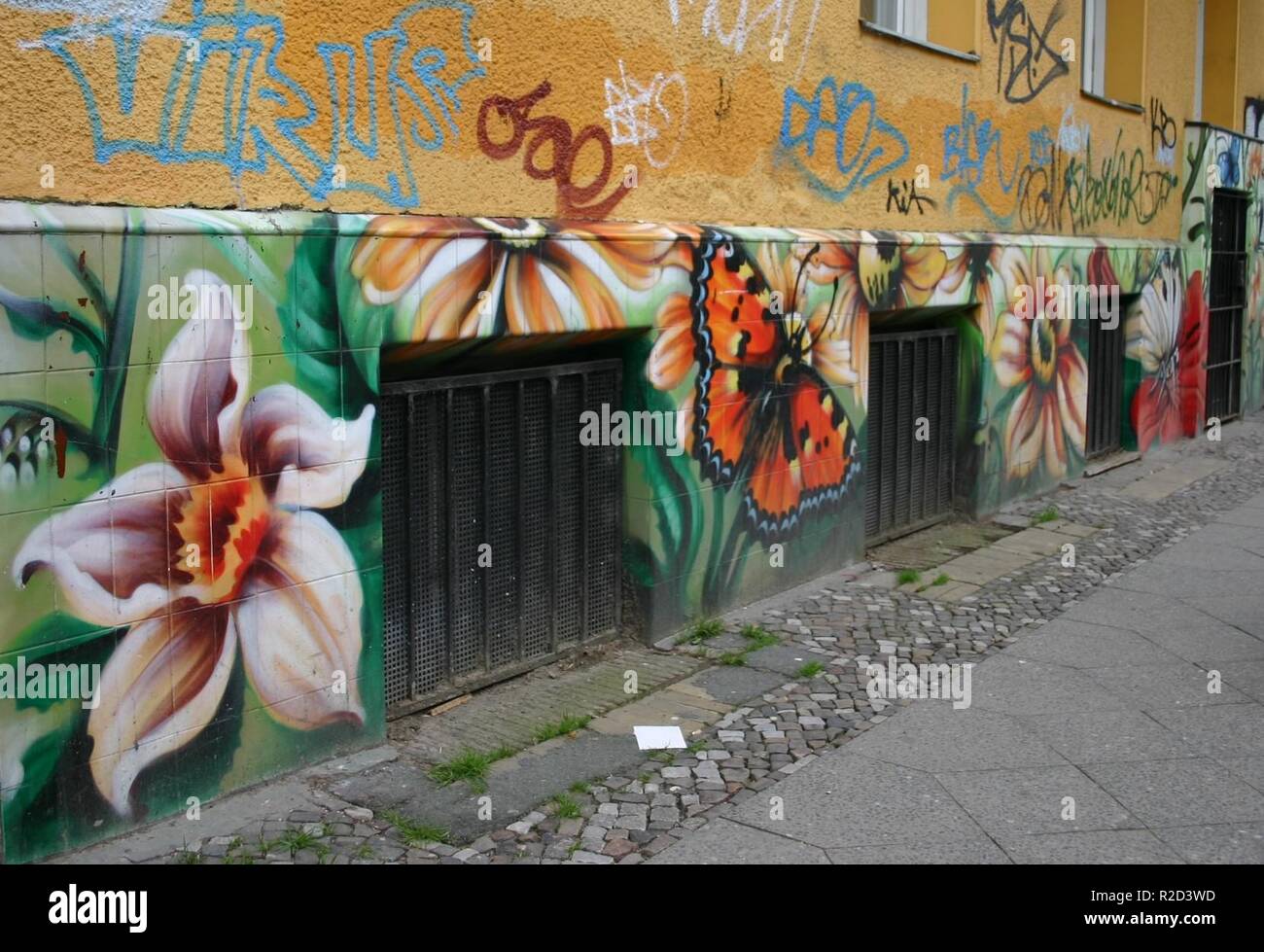 Drawings and photo hi-res stock photography and images - Alamy