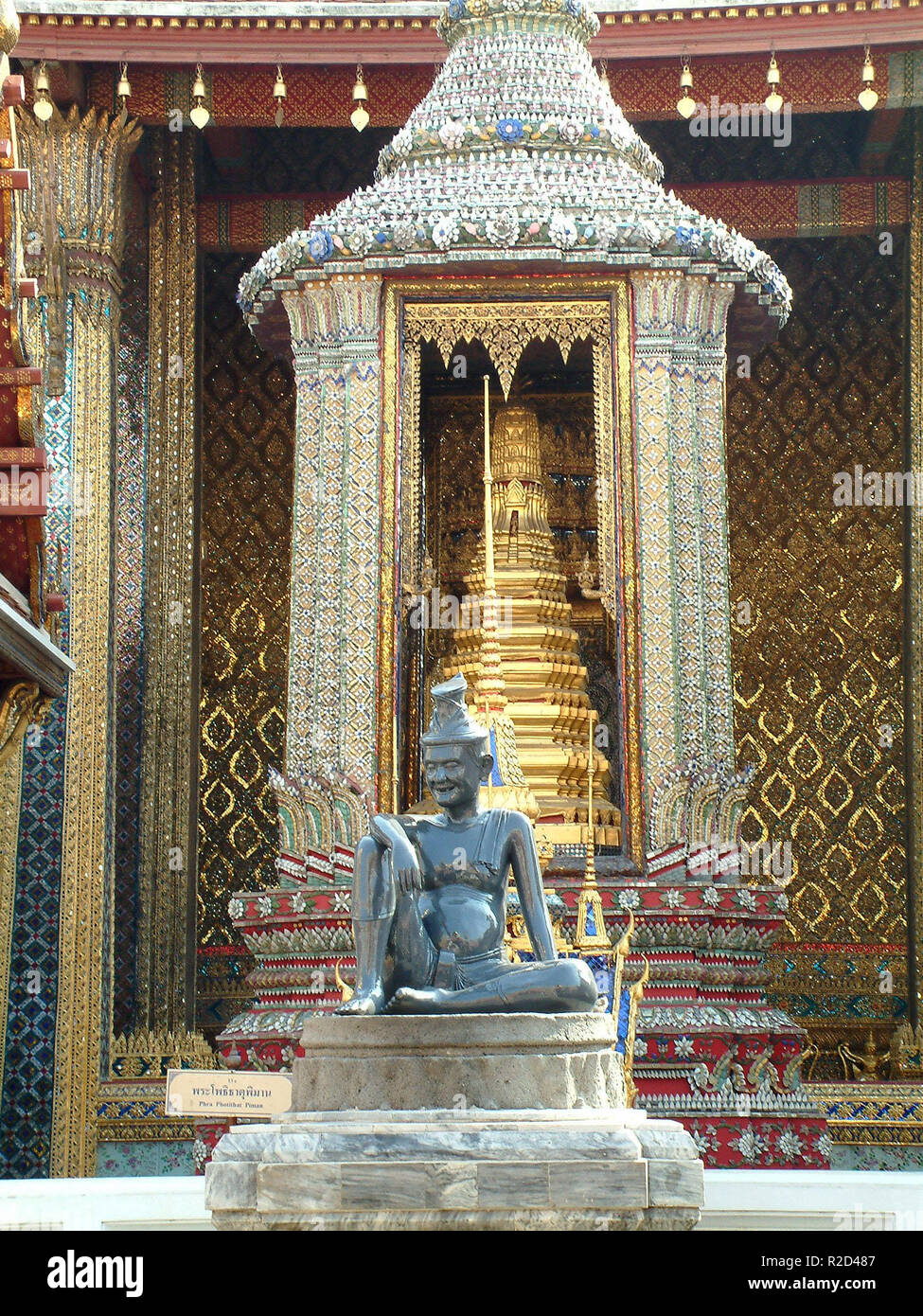 Wealth temple hi-res stock photography and images - Alamy