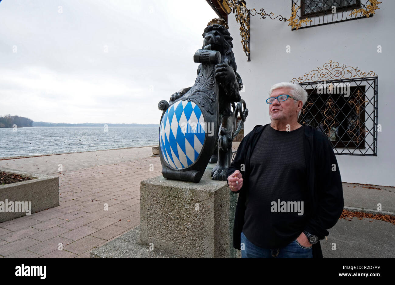 Waging, Germany. 16th Nov, 2018. The former football coach Werner ...