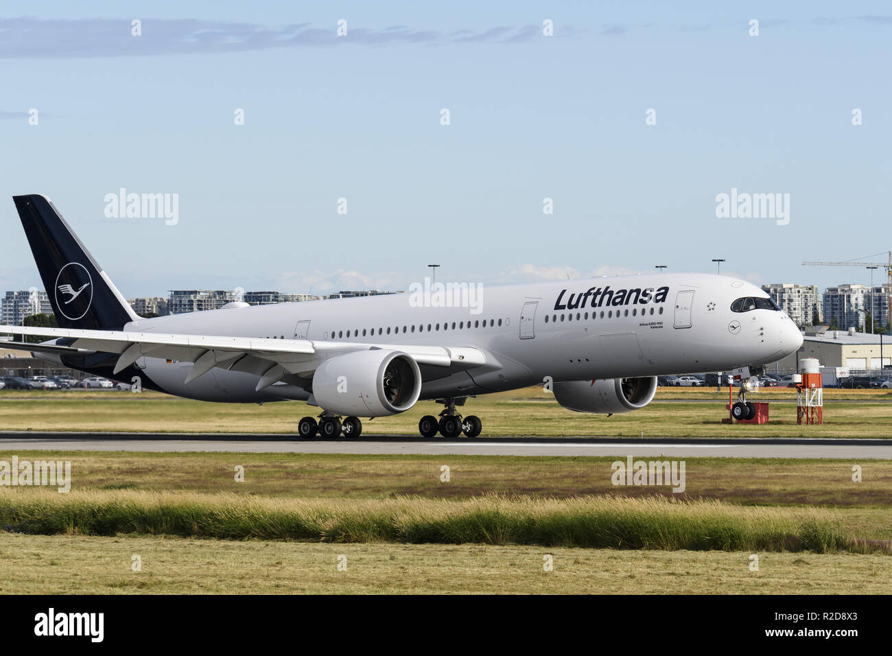 Richmond, British Columbia, Canada. 2nd July, 2018. An Lufthansa Airbus ...