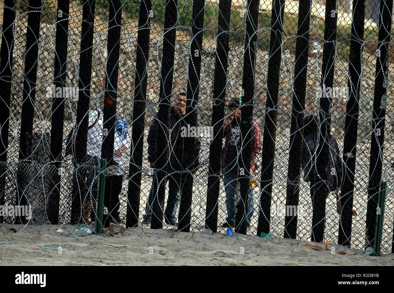 U s customs and border protection officers hi-res stock photography and ...