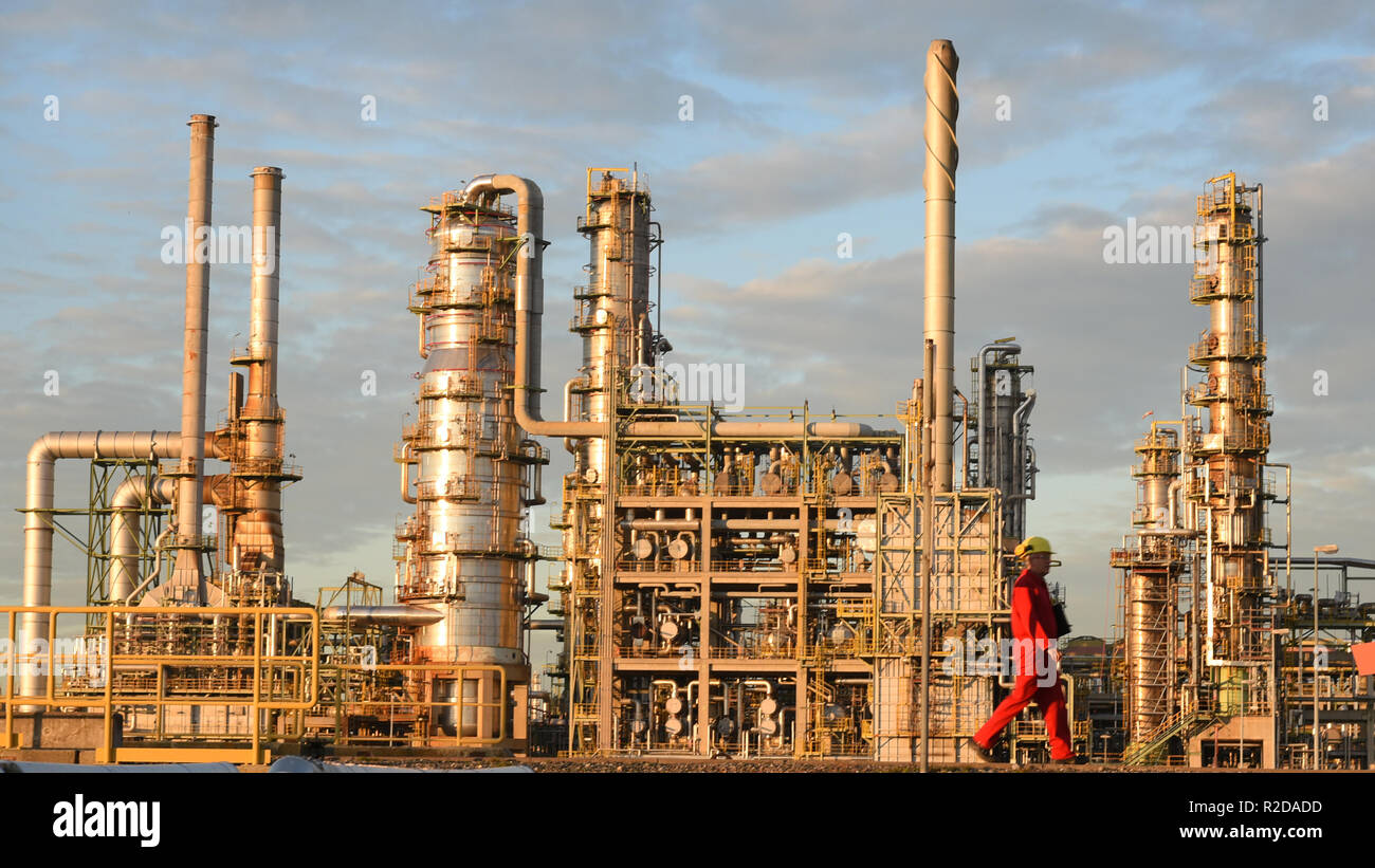 Oil rivers hi-res stock photography and images - Alamy