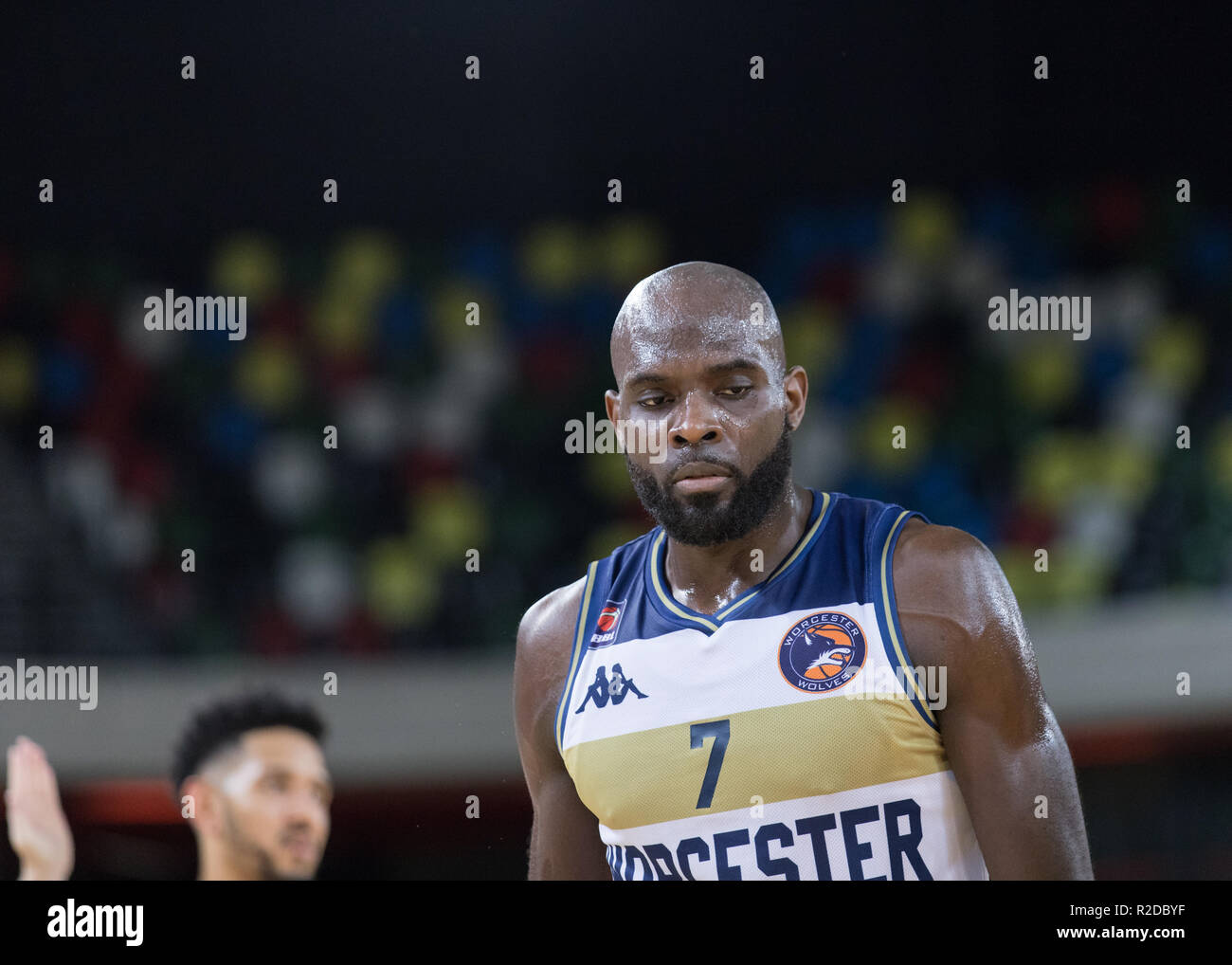 London, UK, 18h Nov 2018. London Lions defeat Worcester Wolves 99- 89 ...