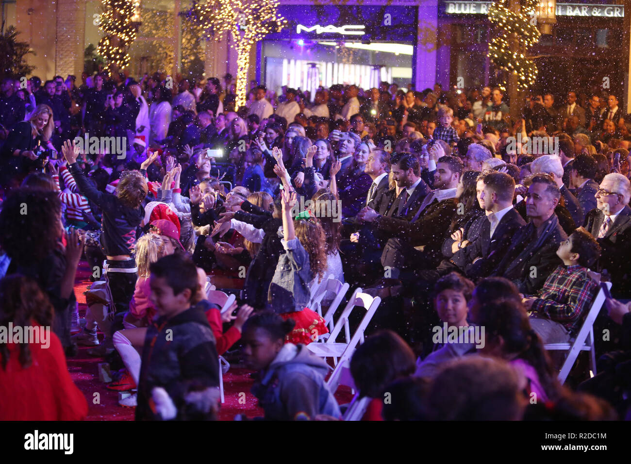 LOS ANGELES, CA - NOVEMBER 18: Atmosphere, at The Grove Christmas Tree ...