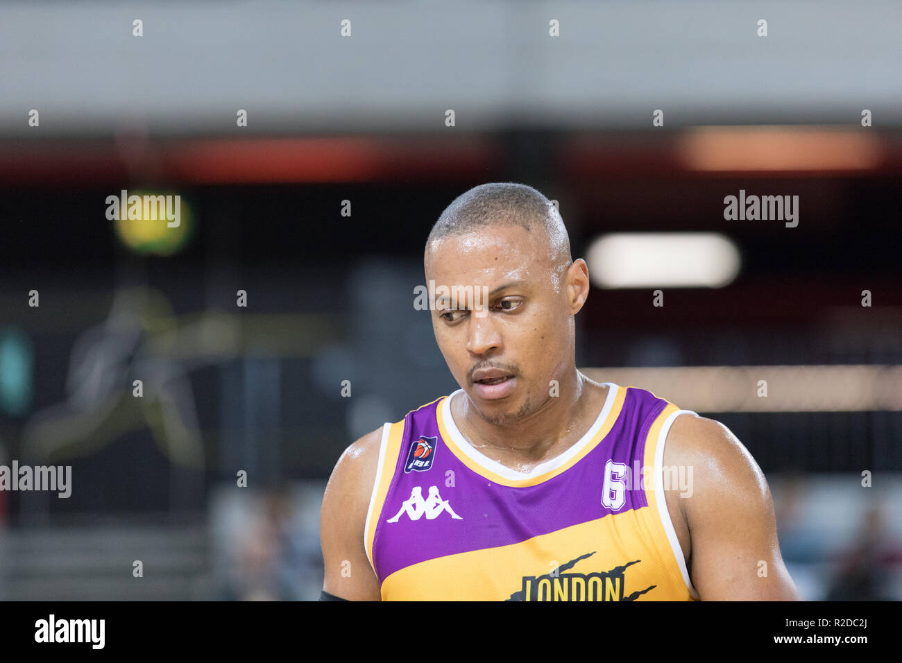 London, UK, 18h Nov 2018. London Lions defeat Worcester Wolves 99- 89 ...