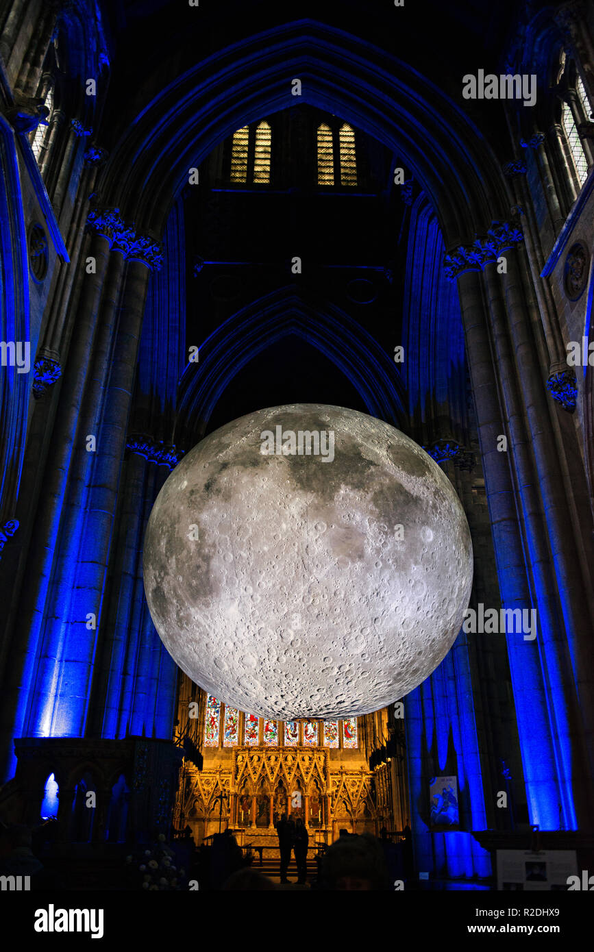 Rotating replica moon hi-res stock photography and images - Alamy