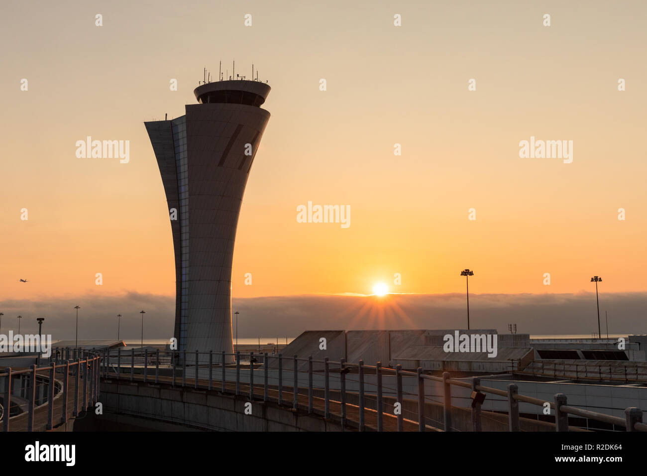 A silhouette of the control tower at SFO airport Stock Photo - Alamy