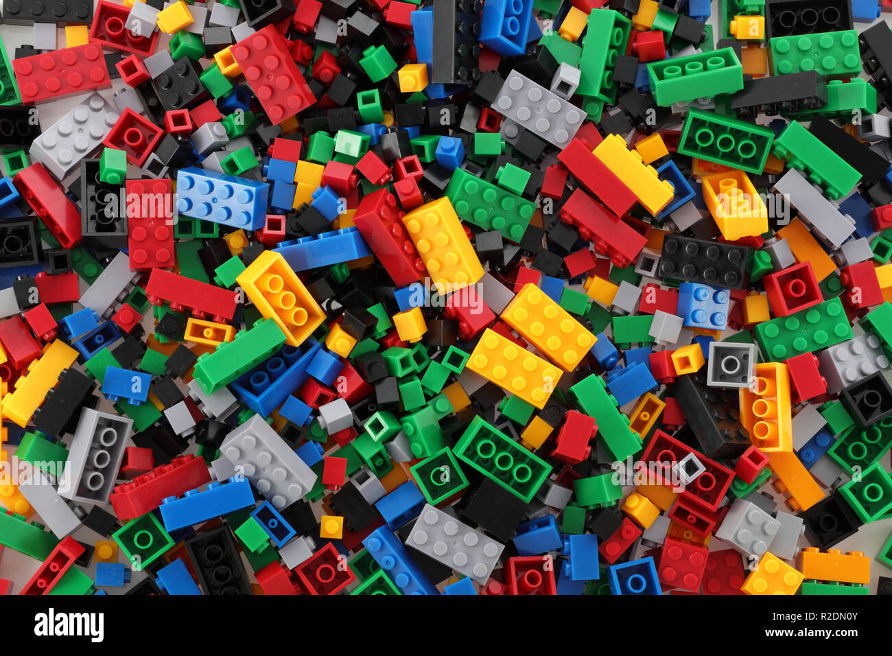Pile of lego hi-res stock photography and images - Alamy