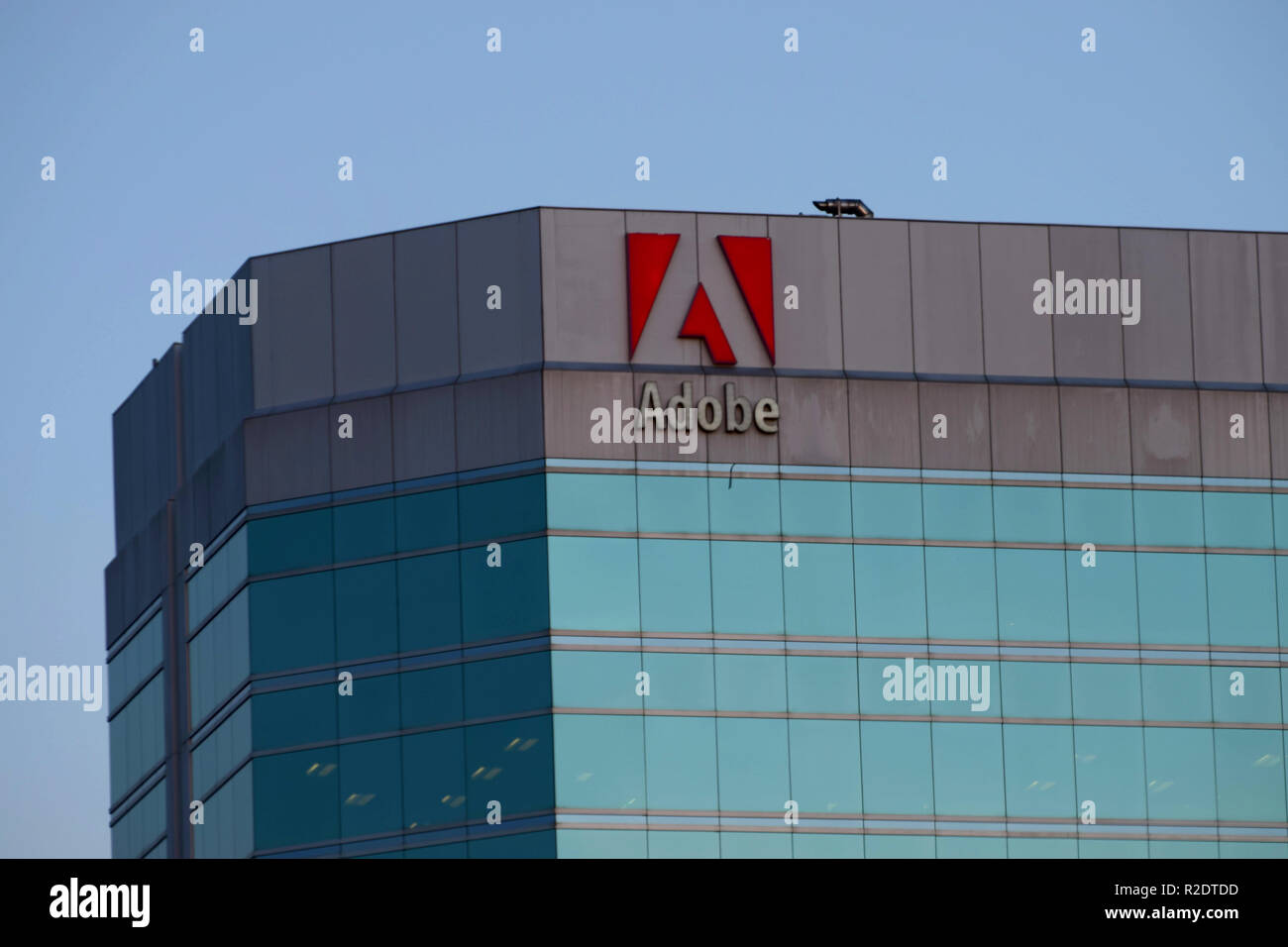Adobe commercial building hi-res stock photography and images - Alamy