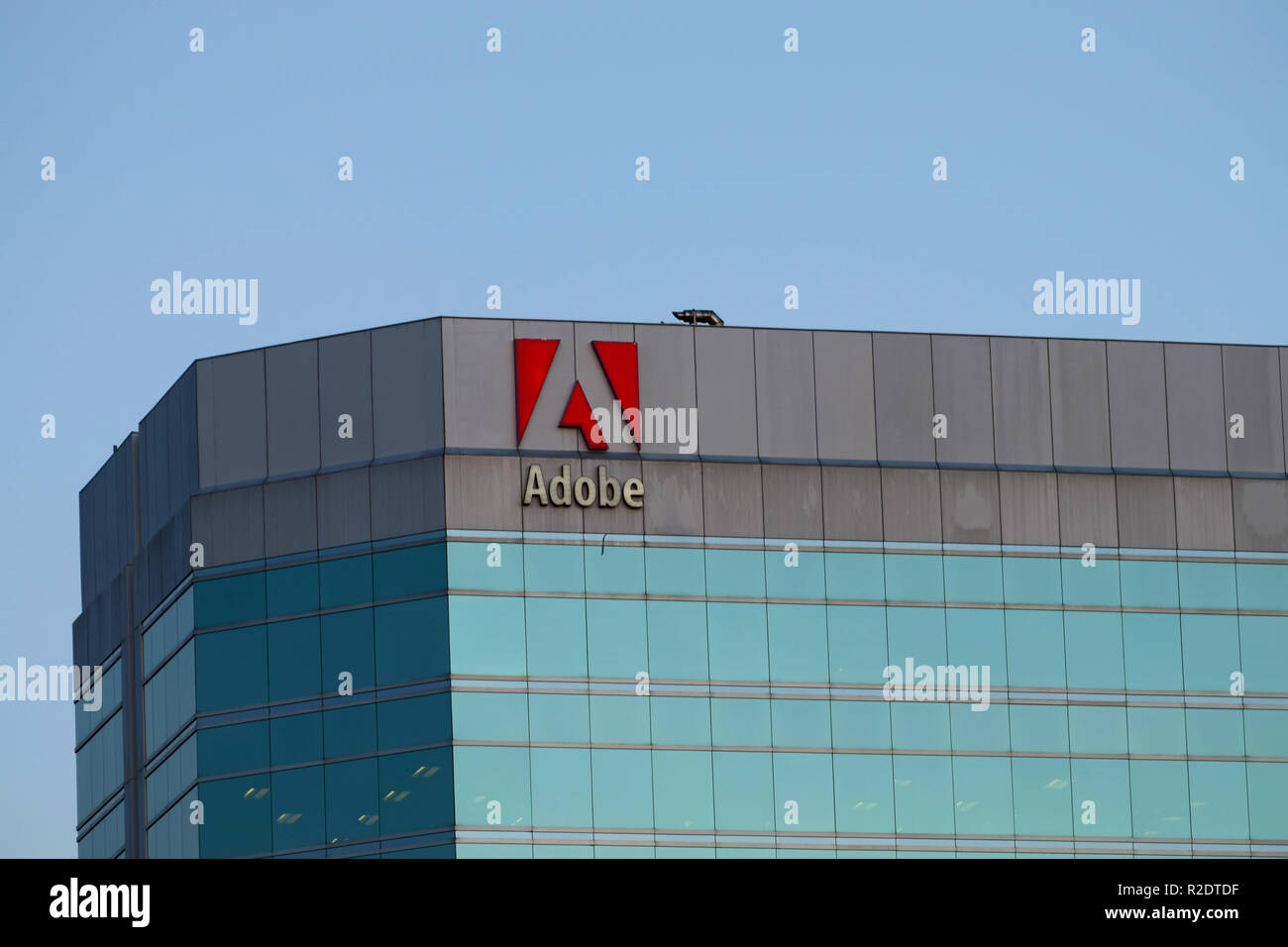 Adobe commercial building hi-res stock photography and images - Alamy