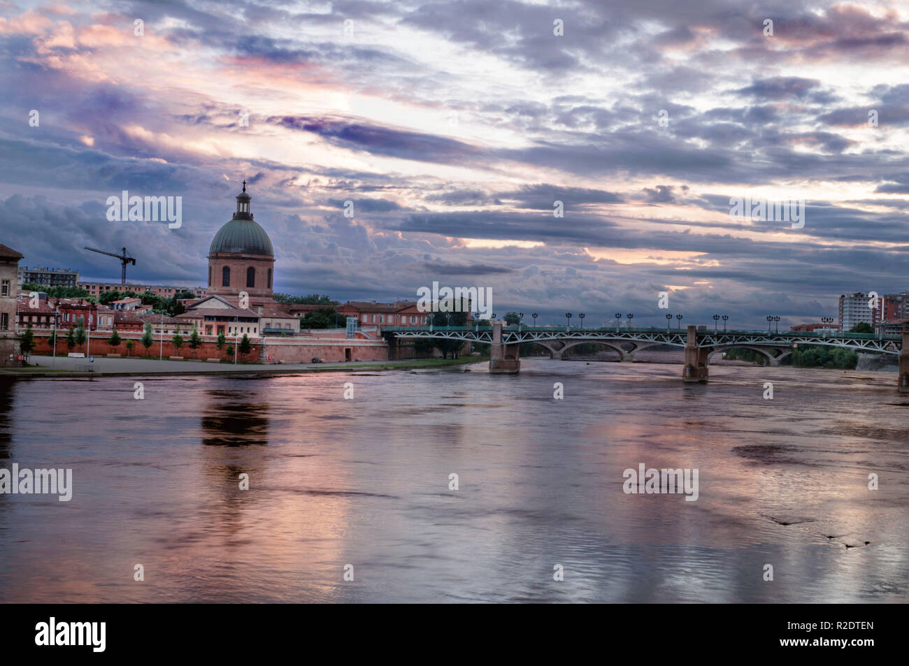 Toulouse sunset hi-res stock photography and images - Alamy