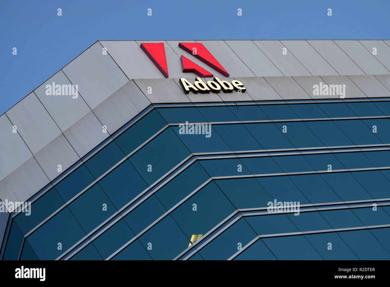 Adobe commercial building hi-res stock photography and images - Alamy