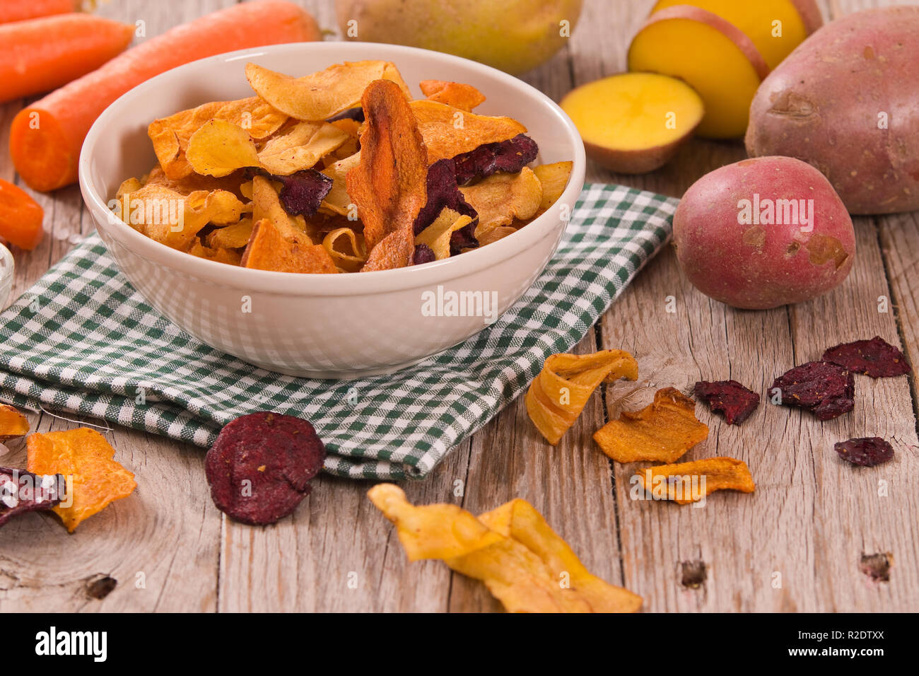 Mixed vegetable crisps Stock Photo - Alamy