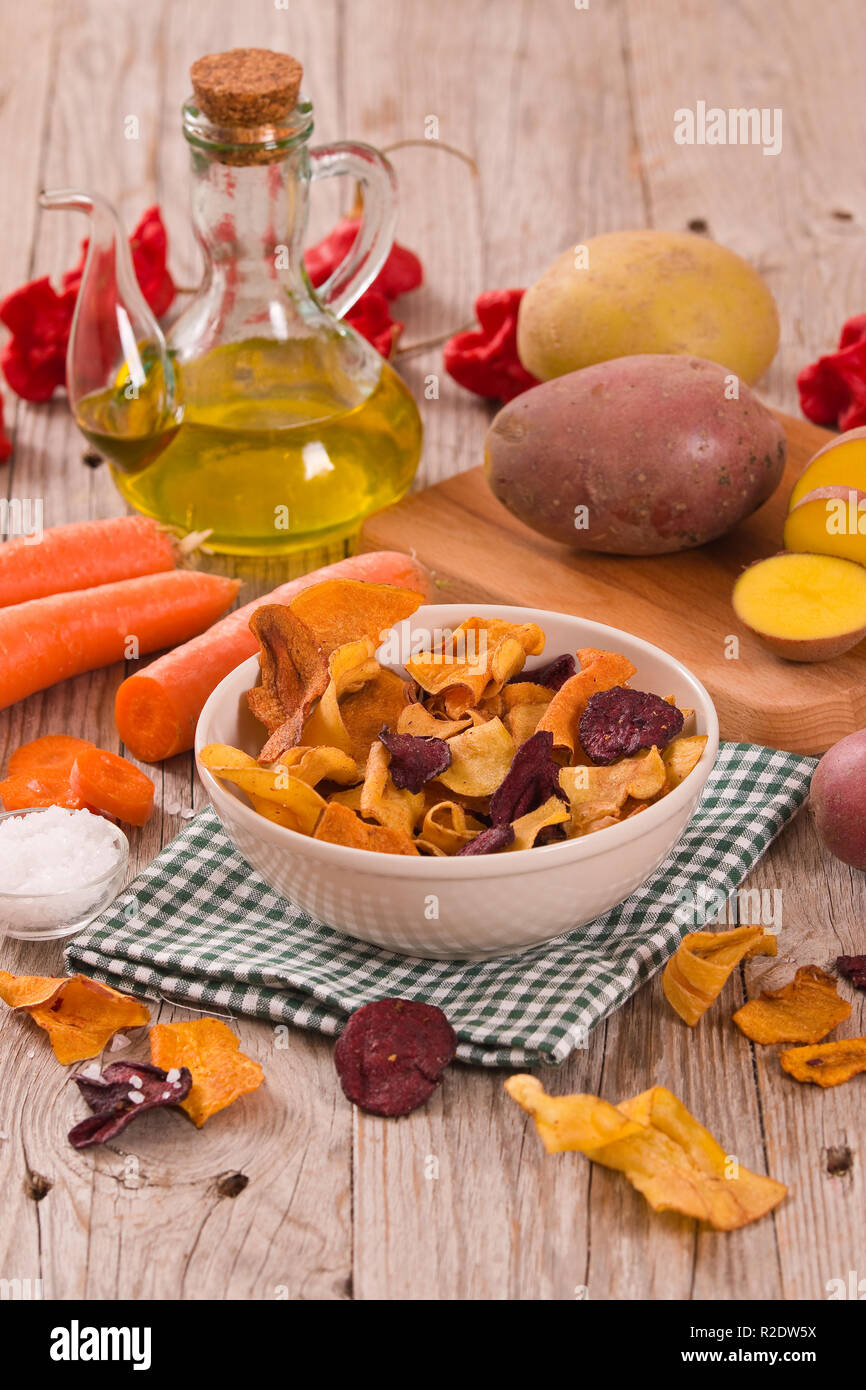 Mixed vegetable crisps Stock Photo - Alamy