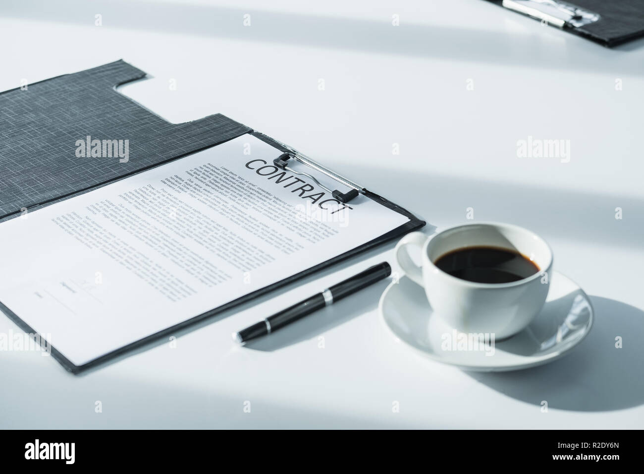 Contract room hi-res stock photography and images - Alamy