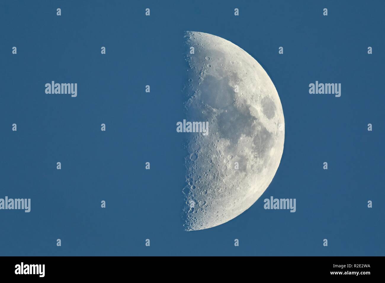 Crescent half moon first hi-res stock photography and images - Alamy
