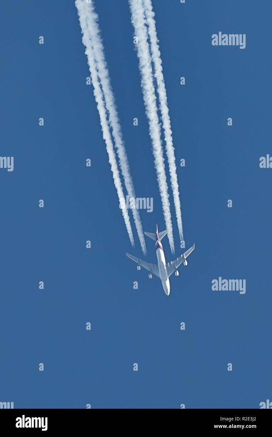 Plane at cruising altitude Stock Photo - Alamy