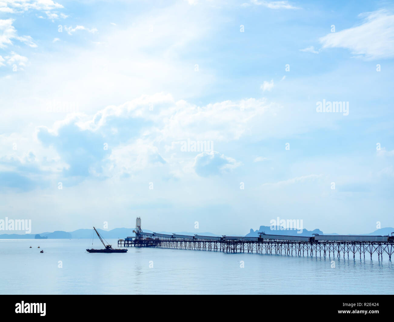 Industrial jetty for loading facility and offshore supply vessel in the ...