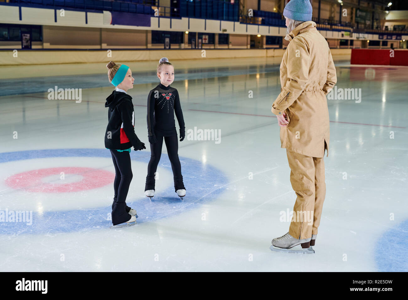 Figure skating coach hi-res stock photography and images - Alamy