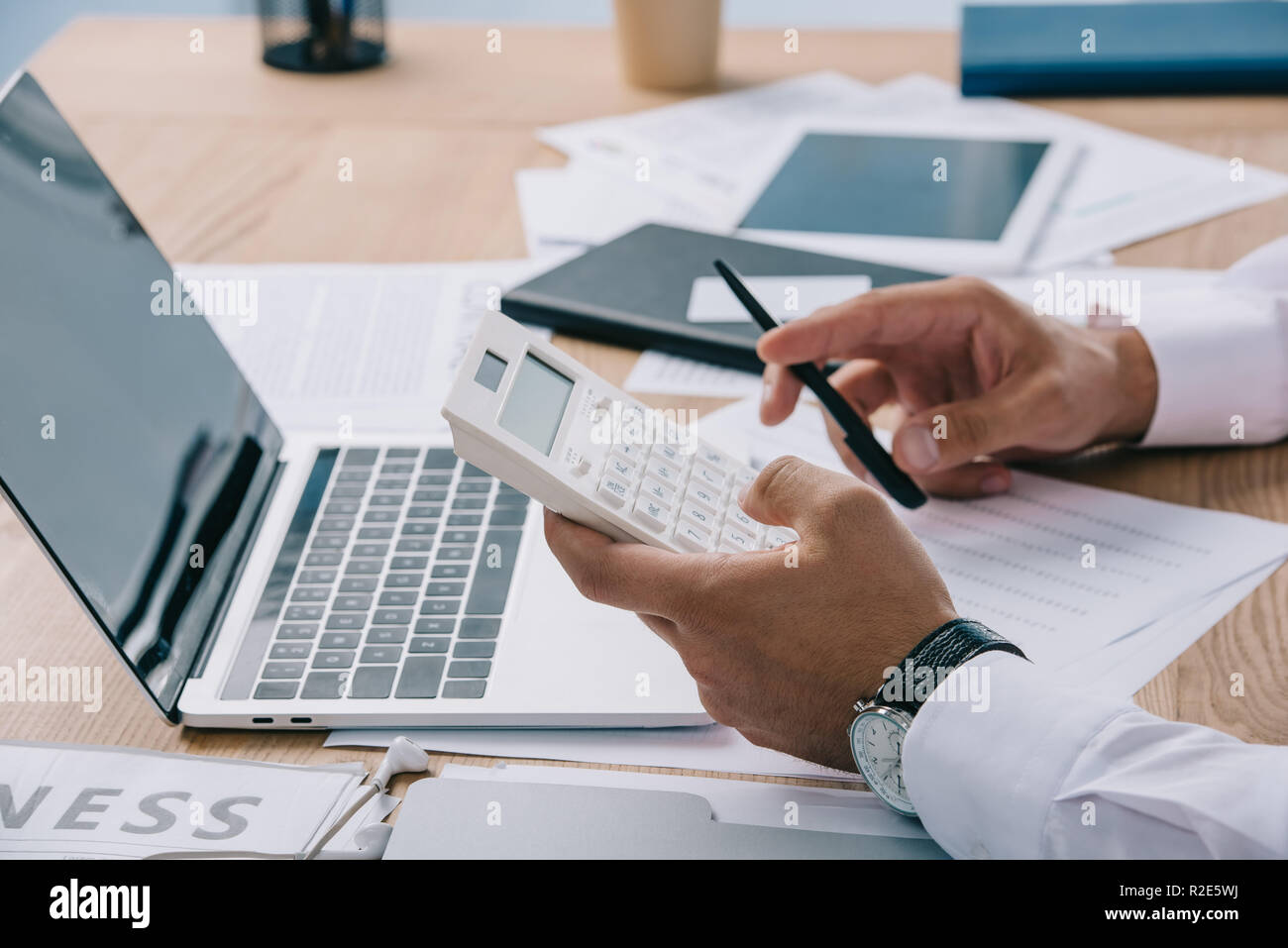 Digital calculations hi-res stock photography and images - Alamy