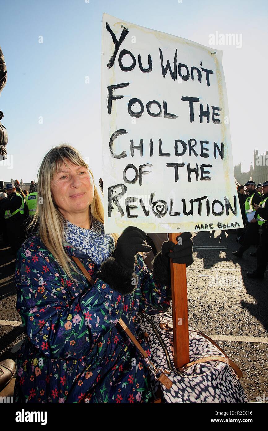 The Extinction Rebellion Campaign group protest on five major bridges ...