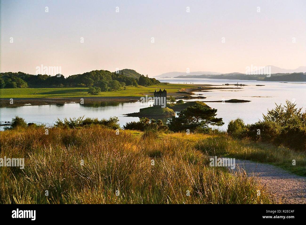 Castle stalker ruins hi-res stock photography and images - Alamy