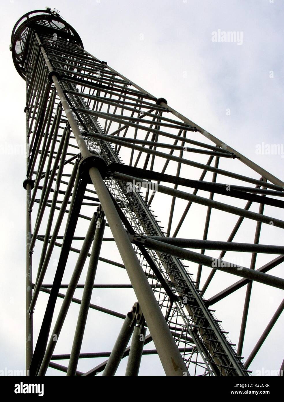 Mobile scaffold tower hi-res stock photography and images - Alamy