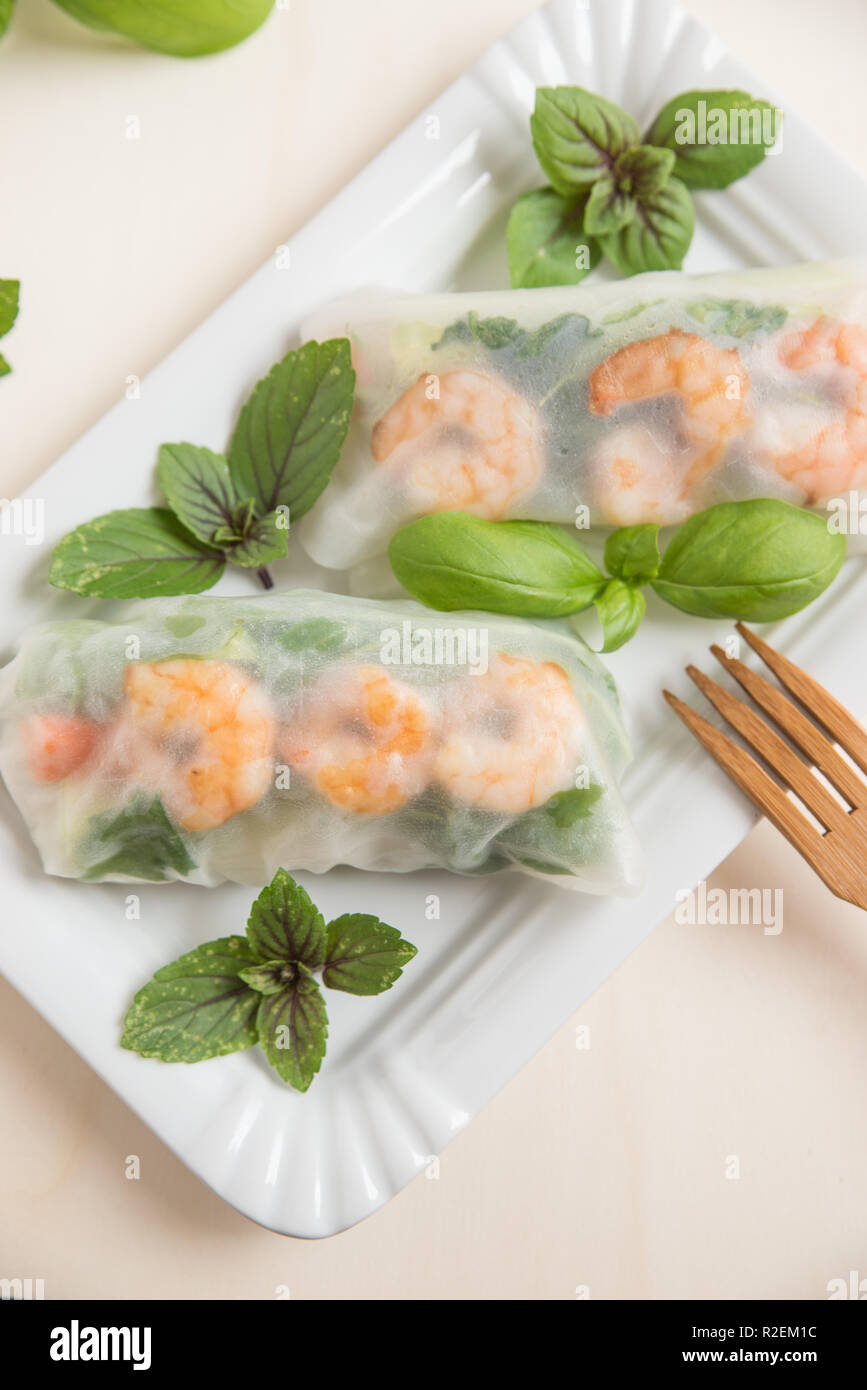 Springrolls hi-res stock photography and images - Alamy