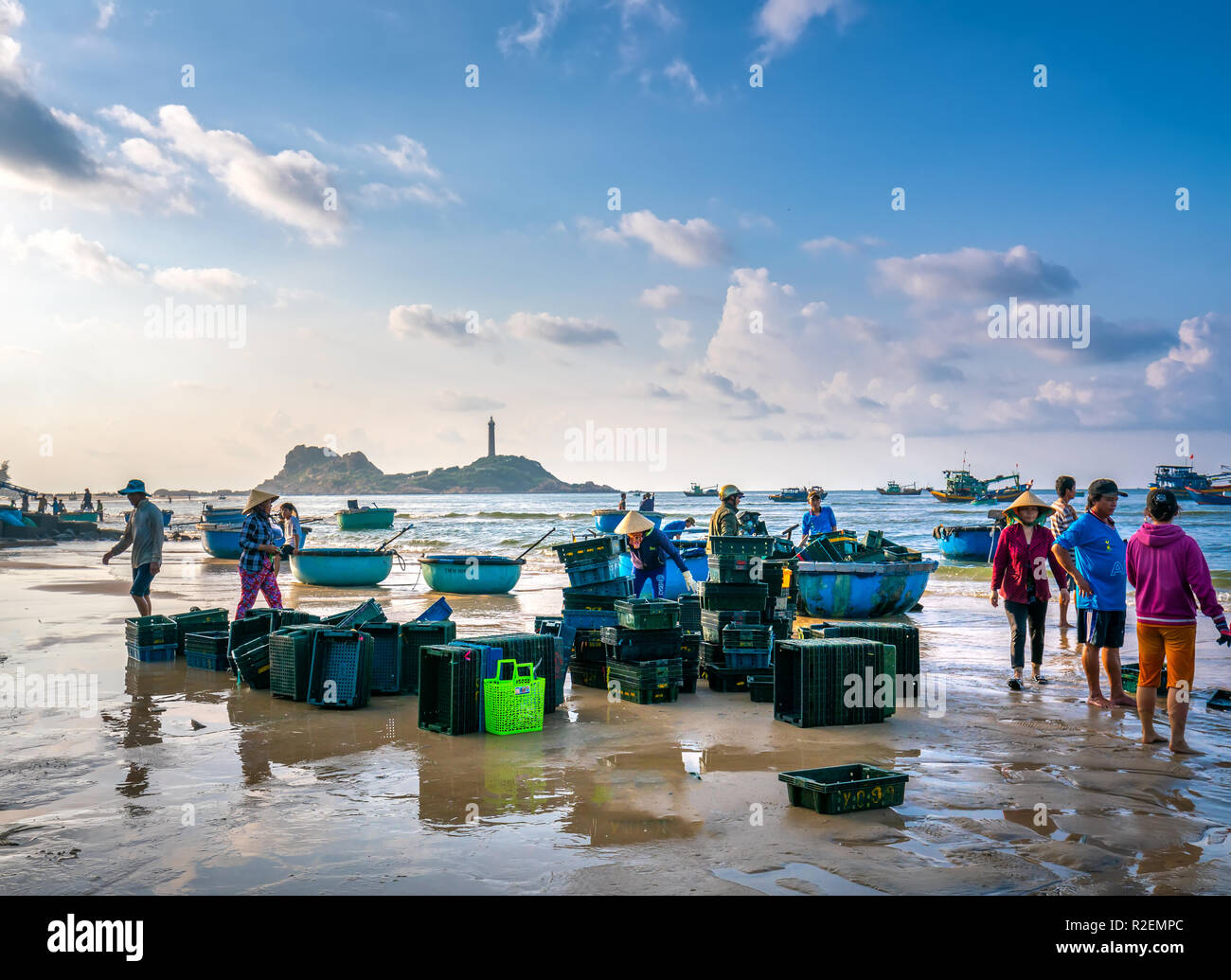 Community fishing session hi-res stock photography and images - Alamy