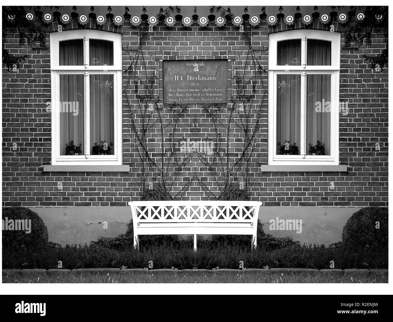 Symetrie Black and White Stock Photos & Images - Alamy