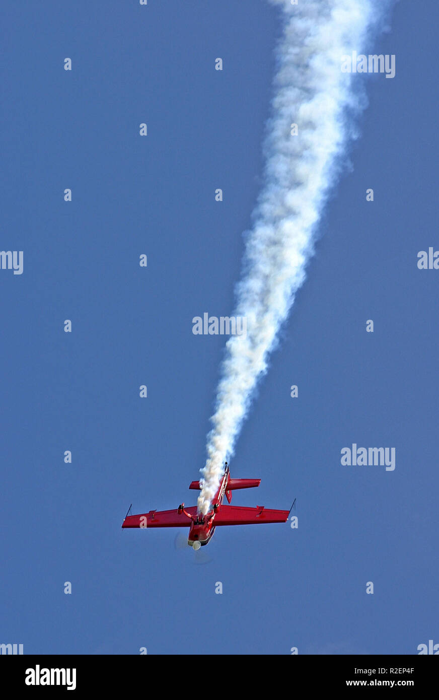 Smoking plane engine hi-res stock photography and images - Alamy