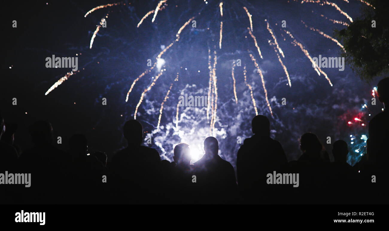 Fireworks event crowd hi-res stock photography and images - Alamy