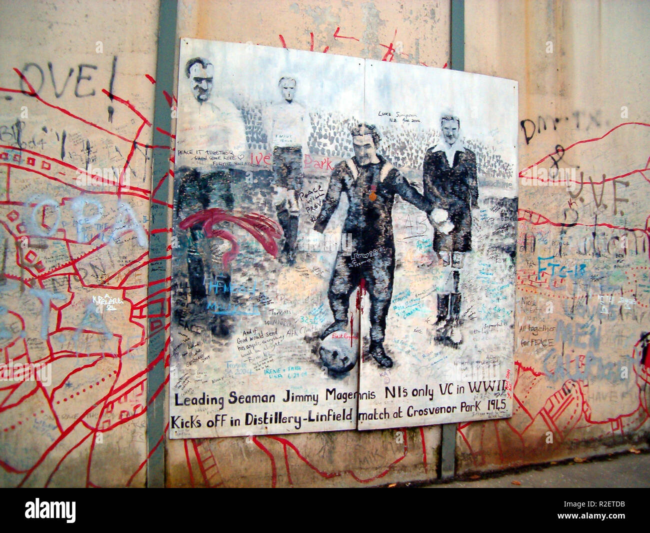 separation wall in belfast Stock Photo - Alamy