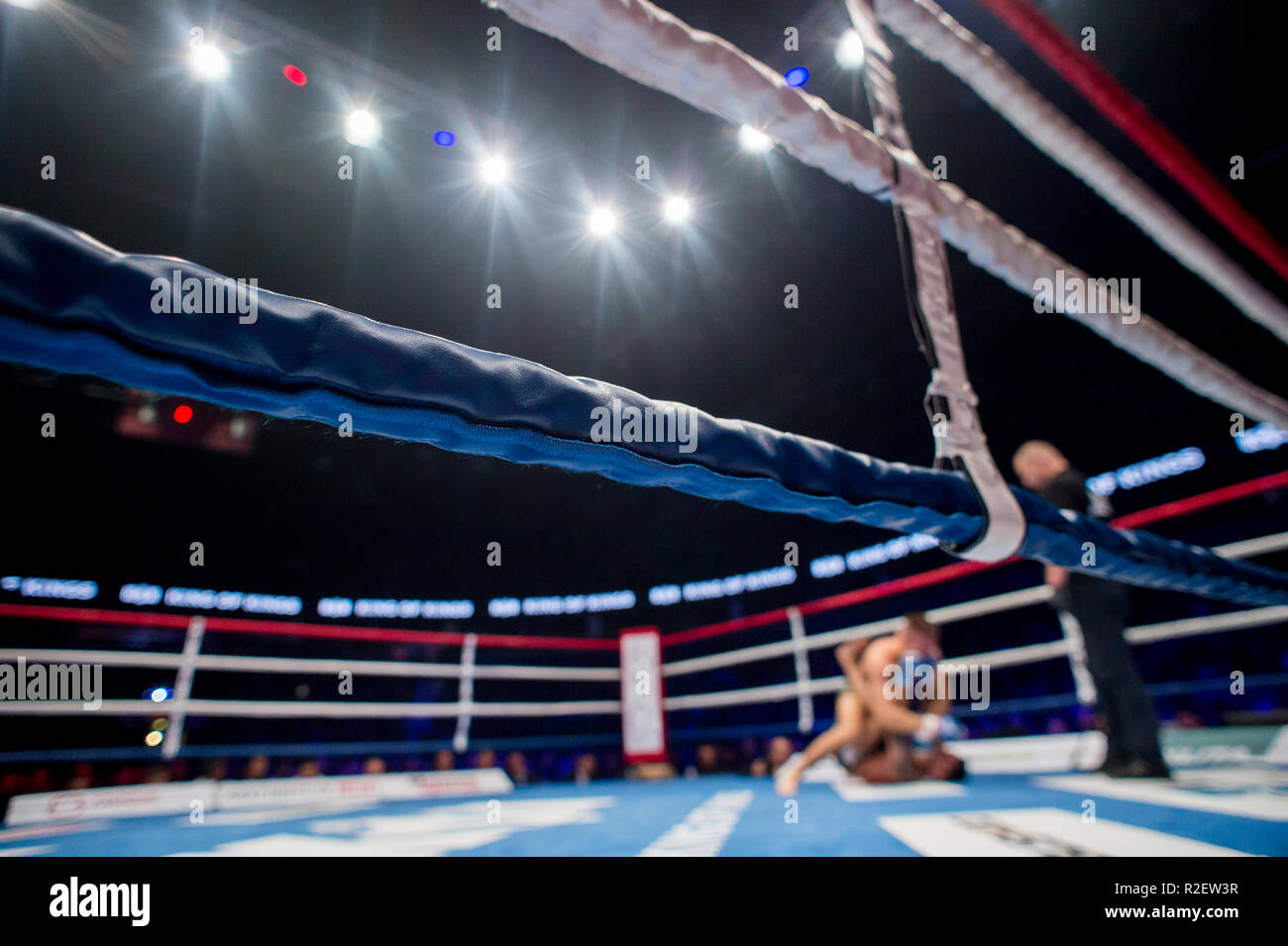 Boxing crowd blur hi-res stock photography and images - Alamy