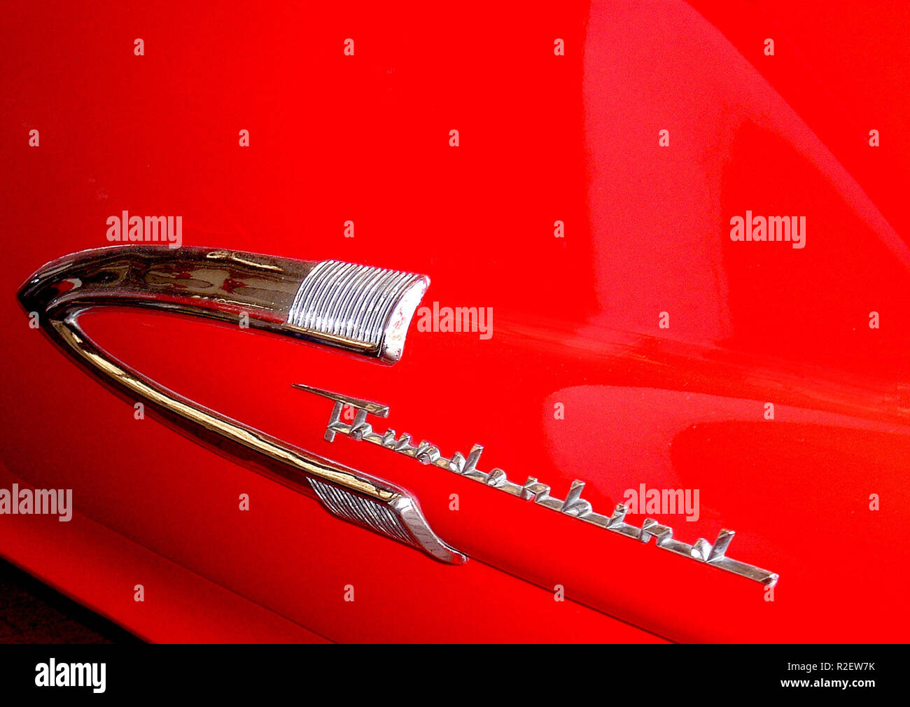 Ford logo zeichen hi-res stock photography and images - Alamy