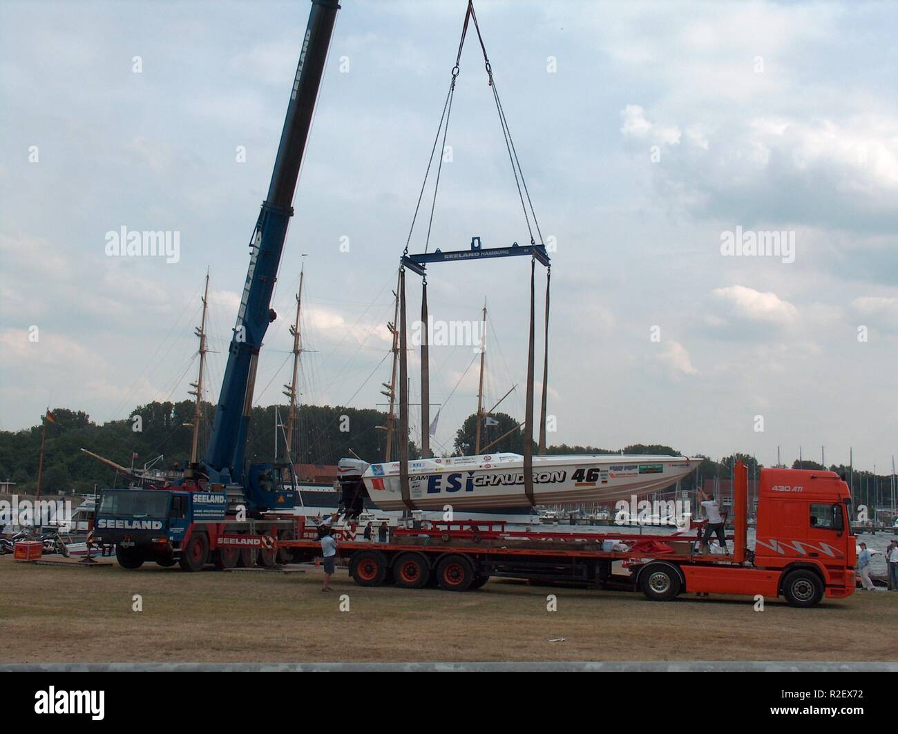 loading of a power boat Stock Photo - Alamy