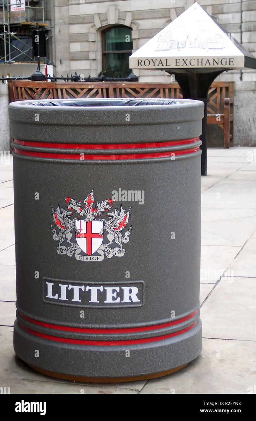 royal litter- royal waste Stock Photo - Alamy