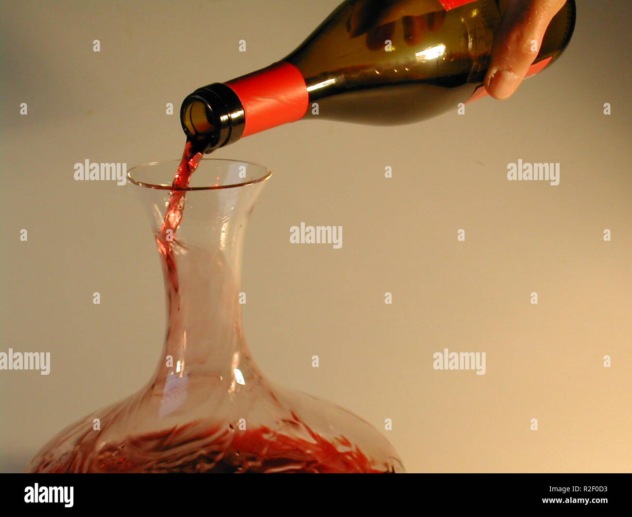 Decantation hi-res stock photography and images - Alamy